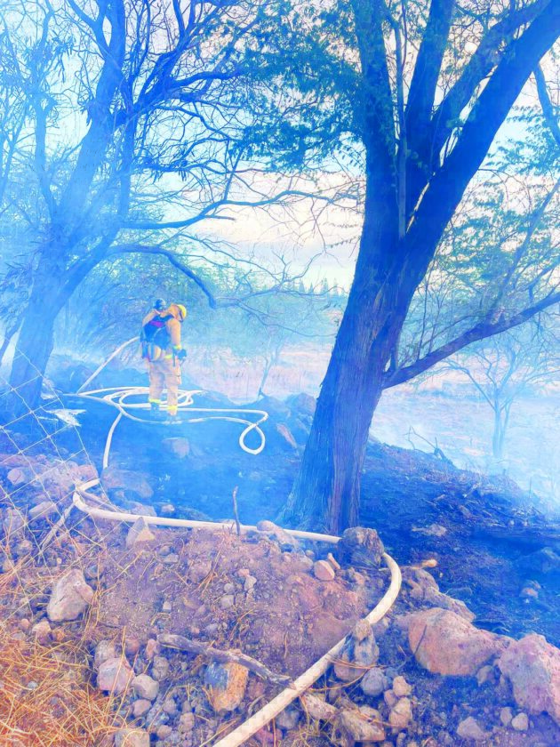 4 acres burned in Kihei brush fire | News, Sports, Jobs - Maui News